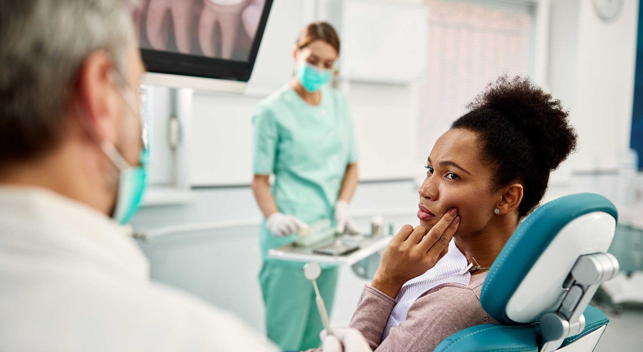 3200: EASYTHREAD® FLOSS - Patient Packs (100 Env. Of 5) – Sunstar GUM ...